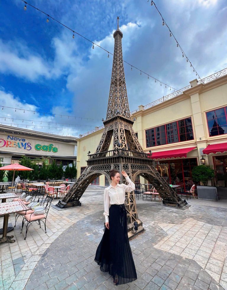 Đặt Tiệc Nhà Hàng Paris Garden Restaurant